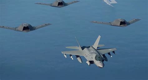 유용원 국산 스텔스 무인전투기 ‘가오리 10년 내 출격한다 최근 Kf 21 전투기를 호위하는