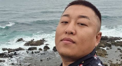 Komiek En Youtuber Sung Yong Sterft Op 35 Jarige Leeftijd Kpop Frankrijk