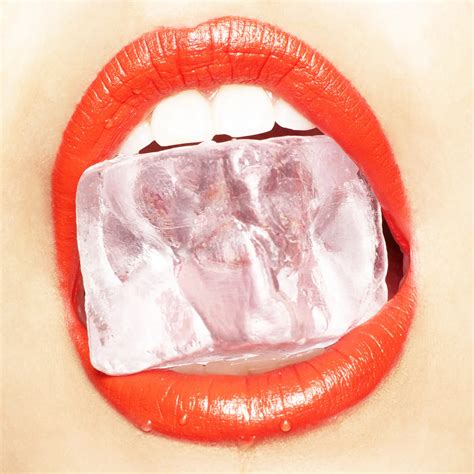 Sex Bei Hitze Prickelnde Sexspiele Mit Eisw Rfeln Cosmopolitan