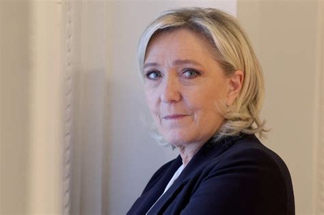 Il A Jusqu Lundi Marine Le Pen Lance Un Ultimatum Michel Barnier Sur Le Budget Et Le