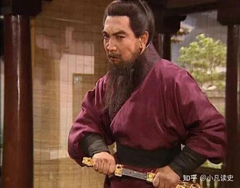 正史中曹操、刘备、孙权各自用什么兵器？关羽、张飞呢 知乎