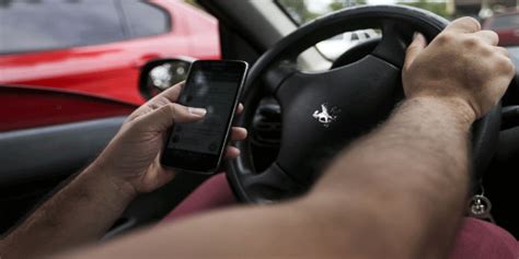 Maio Amarelo Associação Alerta Para Riscos Do Celular Ao Volante