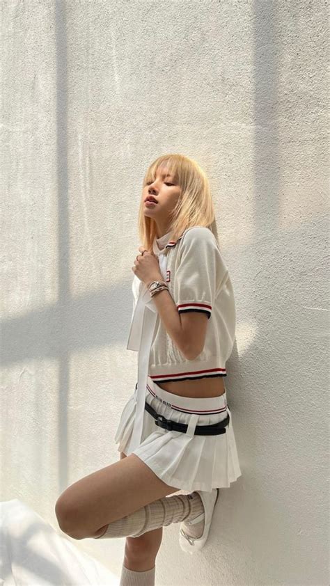 Loreley Casas Del Moral Adlı Kullanıcının Lisa Blackpink Panosundaki Pin Kızlar Koreli Kız