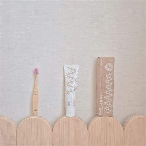 김다솔룰라맘 제품협찬 미세플라스틱과 환경호르몬이 늘 걱정되었는데 닥터노아 대나무 칫솔과 비건 치약 사용하고서는 그런 걱정이 싹 사라졌어요~~👍 늘 양치할 때 깨무는