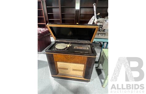 Vintage Walnut Philips Radiogram Lot 1499041 Allbids