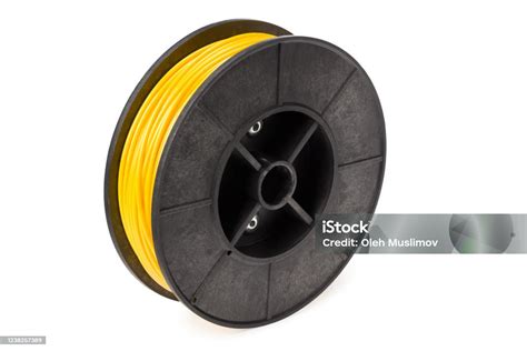 흰색 백그룬에 분리 된 노란색 필라멘트 3d 프린터 3차원 형태에 대한 스톡 사진 및 기타 이미지 3차원 형태 실패 제작물 필라멘트 Istock