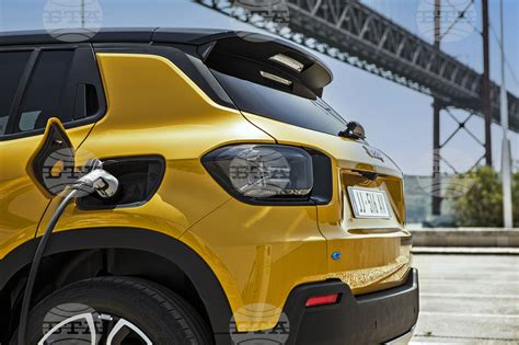 БТА Мащабна инвестиция на Стелантис в Италия с цел ускоряване на производството на