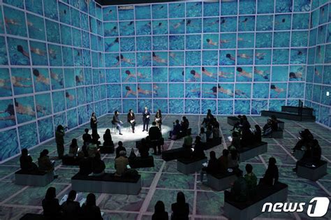 데이비드 호크니 전시 미디어 프리뷰