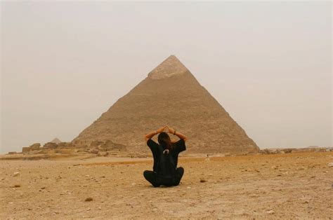 정교하면서도 거대한 무덤인 이집트 기자 피라미드 두피디아 여행기