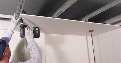 건식 벽체 용 가이드 건식 벽체 용 금속 프로파일의 길이 Gkl 27h28의 유형 슬라이딩 디자인