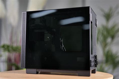 比渲染图更惊艳的机箱 雷蛇战斧mini Itx机箱体验 知乎