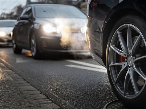 Motorfahrzeuge Im Kanton Bern Bürgerliche Gegen Höhere Steuern Für Co2 Schleudern Der Bund