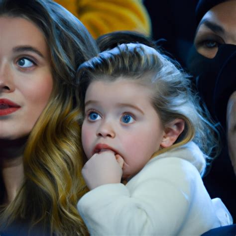 « Adèle Exarchopoulos Ouvre Son Cœur Sur Son Fils Ismaël People News