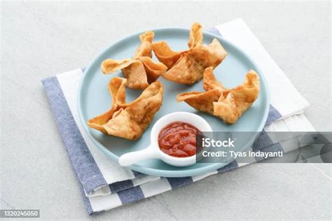 팡지트 팡시트 고렝 맛있는 팡시트 아얌 고렝 밀가루와 닭고기로 만든 인도네시아 전통 음식 0명에 대한 스톡 사진 및 기타 이미지