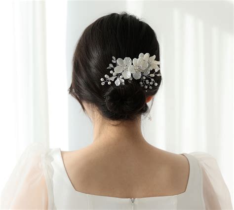 모반디 자개 꽃 웨딩 헤어핀 셀프웨딩 화이트 진주 올림머리 장식 혼주 헤어