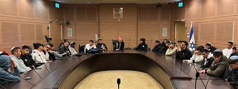 ממשיכים את שרשרת הדורות מסע תעודת הזהות של התלמידים Amit