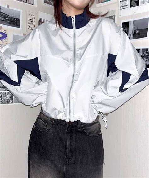 윈드 스트링 바람막이 고프코어 배색 트레이닝 세미크롭 바스락 점퍼 장마룩 에이블리