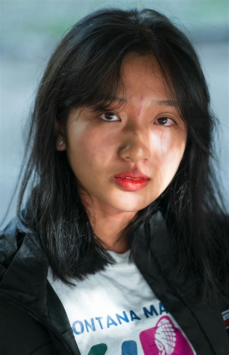 คลังภาพถ่ายฟรีของ กลางวัน กลางแจ้ง การถ่ายภาพ การเดิน ขน ข้างนอก คน ต้นไม้ ตอนกลางวัน