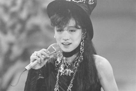 中森明菜『飾りじゃないのよ涙は』は松田聖子への“宣戦布告”だった｜newsポストセブン