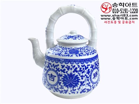 청화백자주전자 신작 중국도자기 인테리어도자기 도자기주전자 엔틱소품 빈티지소품 송학아트 옛날물건ㅣ골동품ㆍ고가구ㆍ도자기ㅣ영상소품 ㅣ엔틱인테리어소품