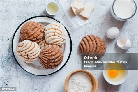 콘카 멕시코 빵 멕시코에서 전통적인 콩카를 굽기위한 재료 달걀에 대한 스톡 사진 및 기타 이미지 달걀 달콤한 빵 달콤한 음식 Istock
