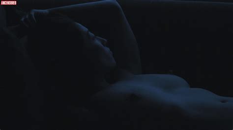 Naked Hiroko Satô In I Hold Nothing