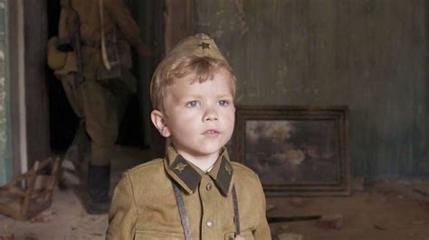 Этот 6 летний мальчик стал самым маленьким героем войны Youtube