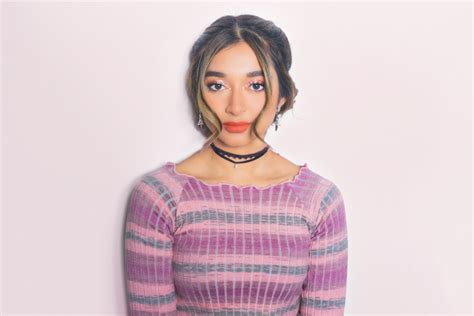 Assia Keva Curahkan Perasaan Dalam Album Mini Bertajuk 2004 Okezone