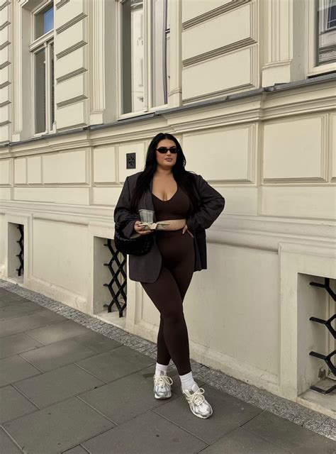 Jesienna Moda Sportowa 2025 Najgorętsze Trendy Stylizacje I Ubrania Na Siłownię Oraz Do
