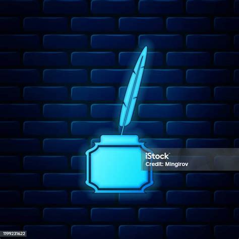 빛나는 네온 깃털과 잉크 웰 아이콘 벽돌 벽 배경에 격리 벡터 일러스트레이션 고대의에 대한 스톡 벡터 아트 및 기타 이미지 고대의 골동품 교육 Istock