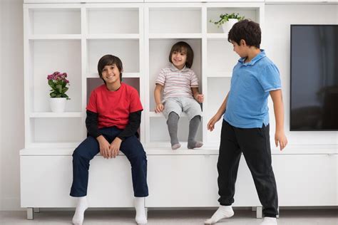 Niños Conversando Imágenes Fotos Y Fondos De Pantalla Para Descargar