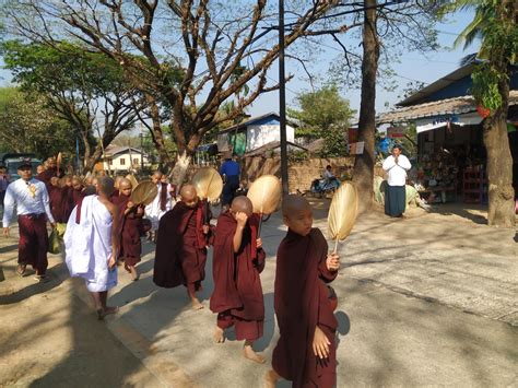 တောင်ကုတ်မြို့၌ တပေါင်းလပြည့်နေ့ ဆွမ်းဆန်တော်လောင်းလှူပွဲ ကျင်းပ Information And Public