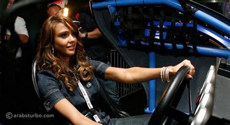 صور سيارات الممثلة الأمريكية الشهيرة جيسيكا البا