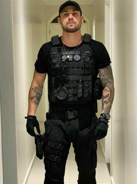 Pin By Claudia Kolblinger On Máfia E Polícial Men In Uniform