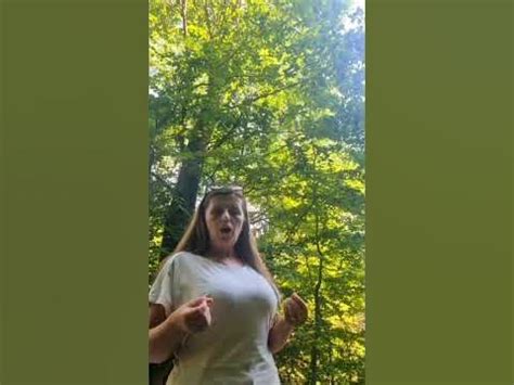 стоячі ціцьки - YouTube