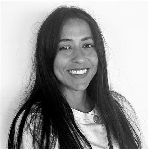 Charlotte Altmann Chargée Commerciale Et Marketing Dom Tom