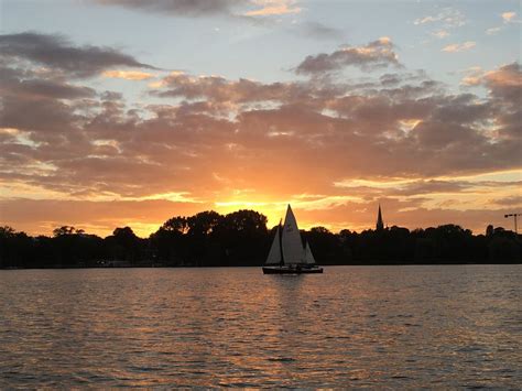 영어가이드 함부르크 알스터 호수 소그룹 선셋 세일링 크루즈
