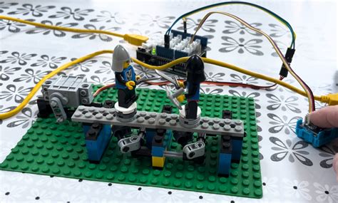 Le Servo Moteur Geekservo Avec Un Arduino Uno