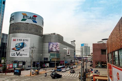 르포 발길 끊긴 용산전자상가 인기척에 놀라는 용던