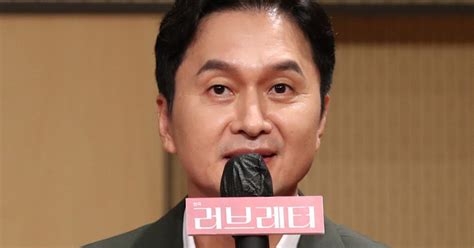 인사말하는 배우 장현성