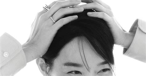 신민아 여전히 싱그러운 미모 돋보이는 화보 공개