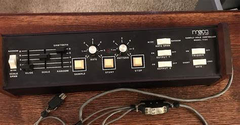 Moog Sample Hold Controller Model 1125 Black SN 1970 Moog Hold On Sample