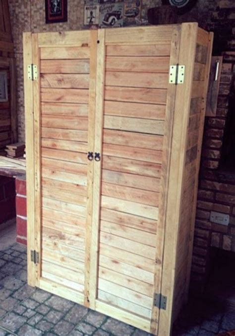 Wood Pallet Closet And Wardrobe With Amazing Ideas How To Make Diy