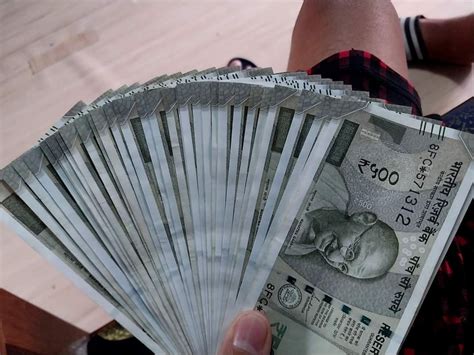 စစ်ကောင်စီ၏ ကျပ်နှစ်သောင်းတန်ကြောင့် အိန္ဒိယငွေ ၁ ရူပီးလျှင် မြန်မာငွေ