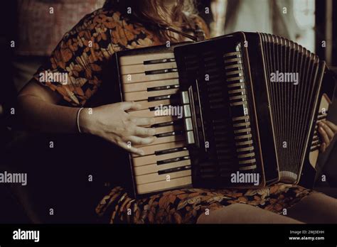 Accordion Hand Hi Res Stock Photography And Images Alamy