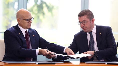 Вучевић у Берлину Потпис на декларацију у вези са регионалним тржиштем и састанак с Орбаном