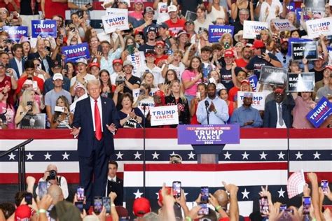 Trump Fourbit Ses Armes Face à Kamala Harris Sa Nouvelle Rivale