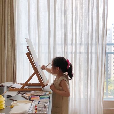 💬 책 속의 많은 이야기들은 스스로 생각하고 질문하고 상상하는 시간을 만들어 준다 책을 통해 만나는 사람들 함께 책을 읽고 이야기를 나누는 가족들 책으로 연결된