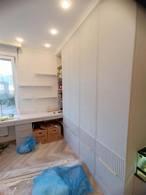 Шкаф со столом в детскую