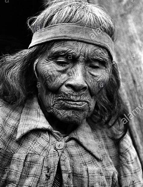 Yamana Women Etnias Del Mundo Indigenas Guerreros